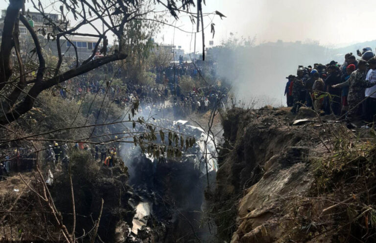 Accidente Aéreo de ATR 72-500 de Yeti Airlines en Nepal con 72 personas ...